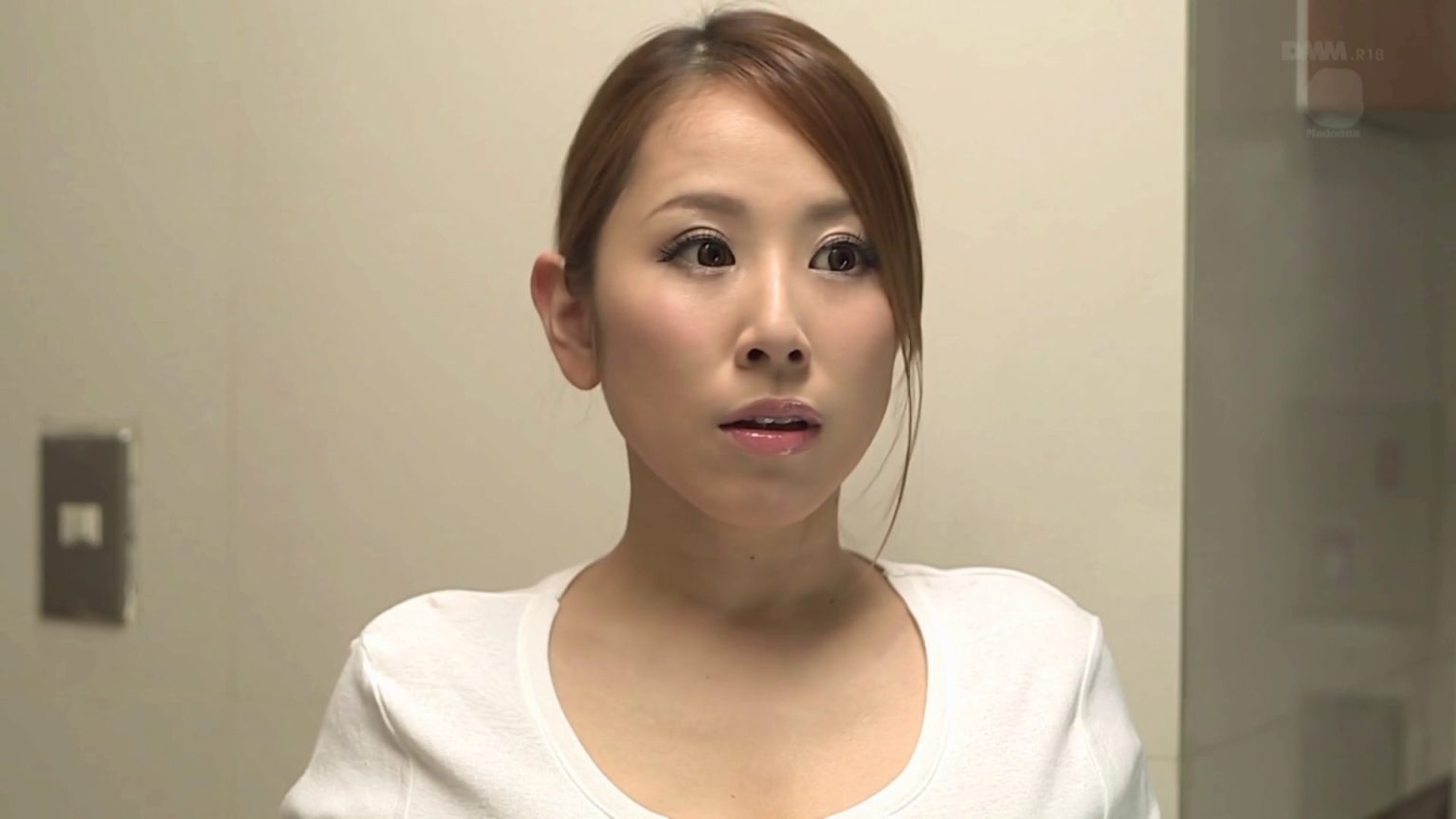 URE-025 แก๊งเด็กเกเรกับคุณแม่ที่อยากปกป้องลูกชาย !! – AV REview